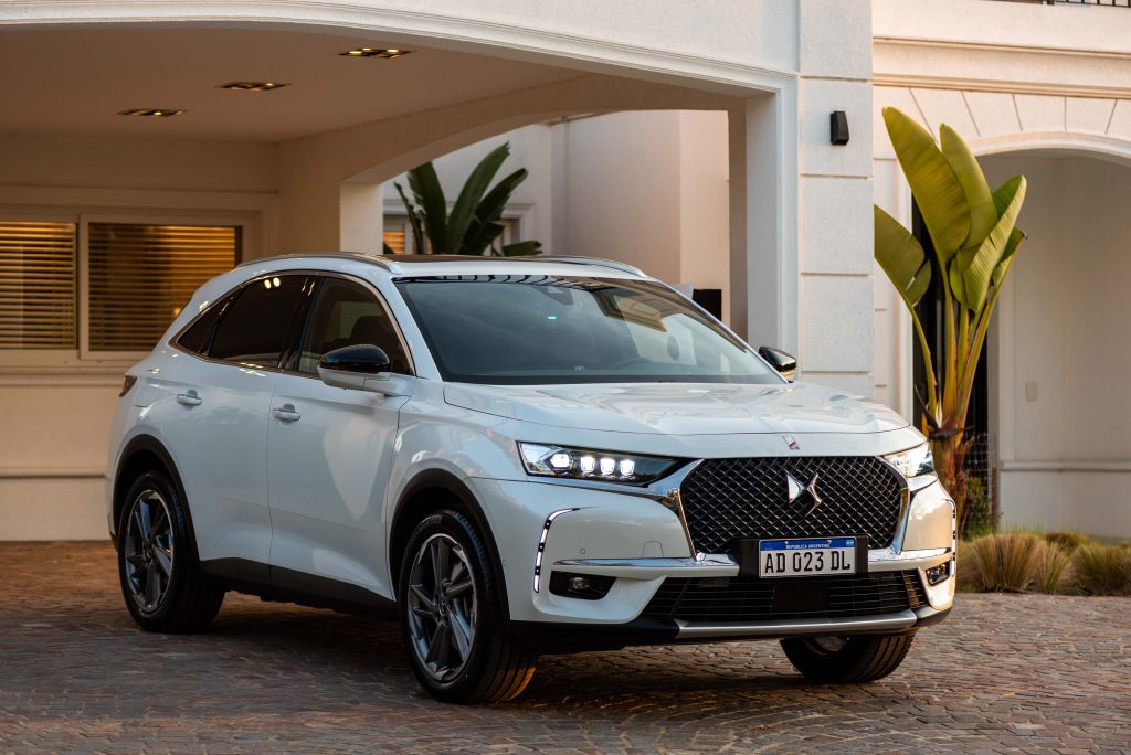 DS lanza el 7 Crossback híbrido enchufable en la Argentina - AUTOWEB ...