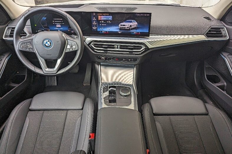 Prueba: BMW 330e Sport Line - AUTOWEB Argentina