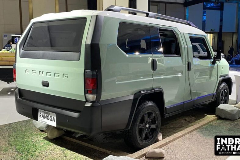 La Toyota Hilux Champ suma una extraña versión SUV en Indonesia ...