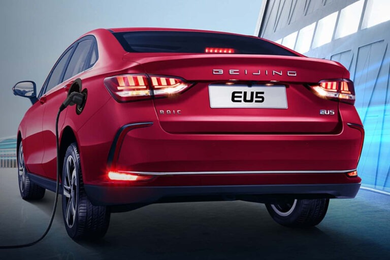 BAIC lanza el EU5, su primer modelo eléctrico en Argentina - AUTOWEB ...